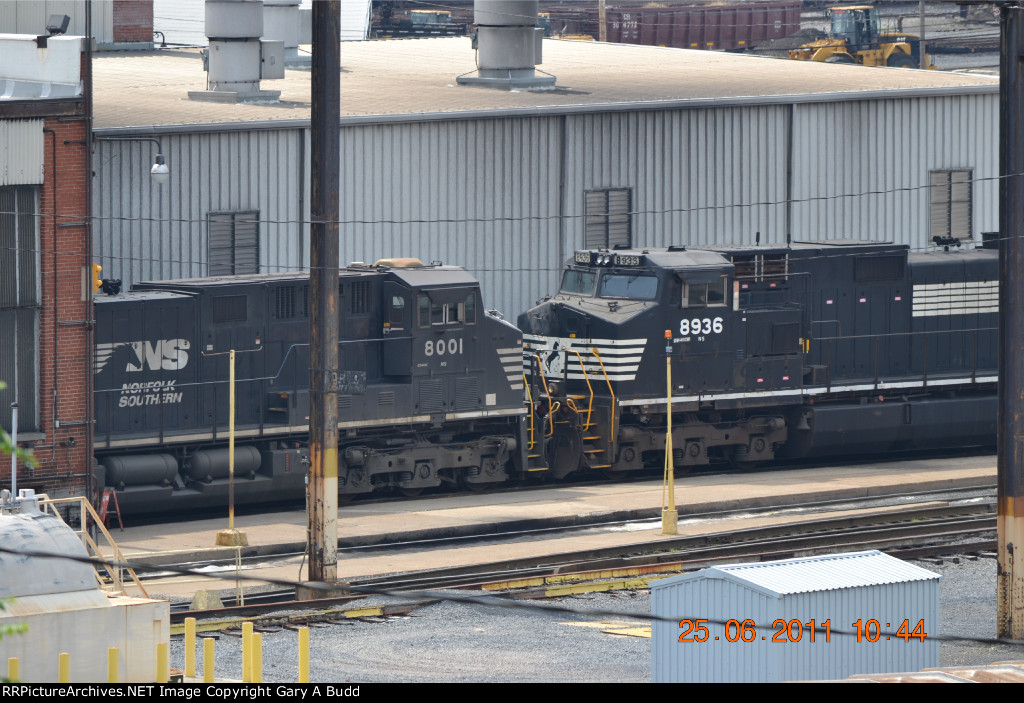NORFOLK SOUTHERN ES44AC 8936 &D9-40CW ENOLA YARD